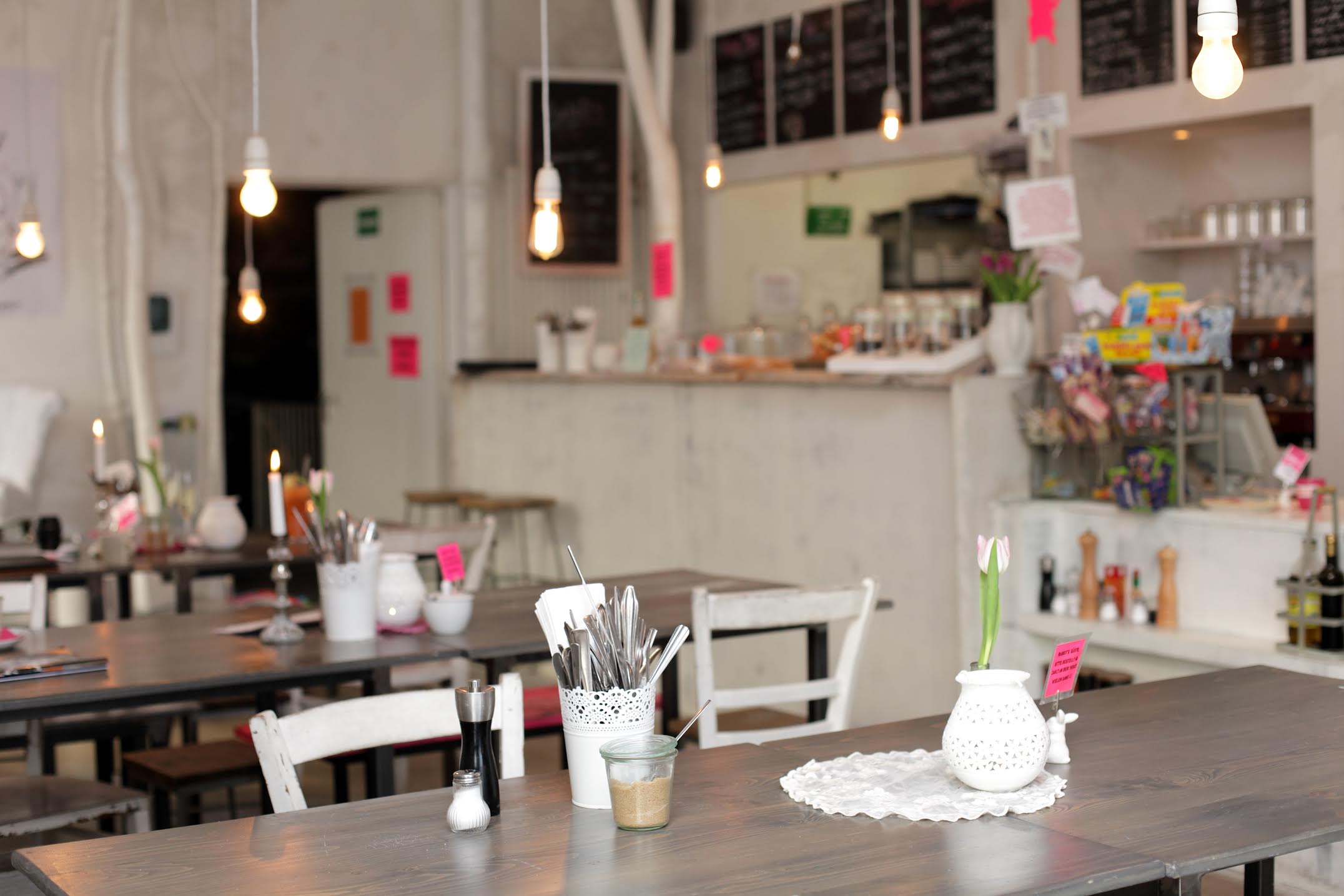 Kaffee, Kuchen und Mitbringsel im White Rabbit's Room | Mit Vergnügen ...