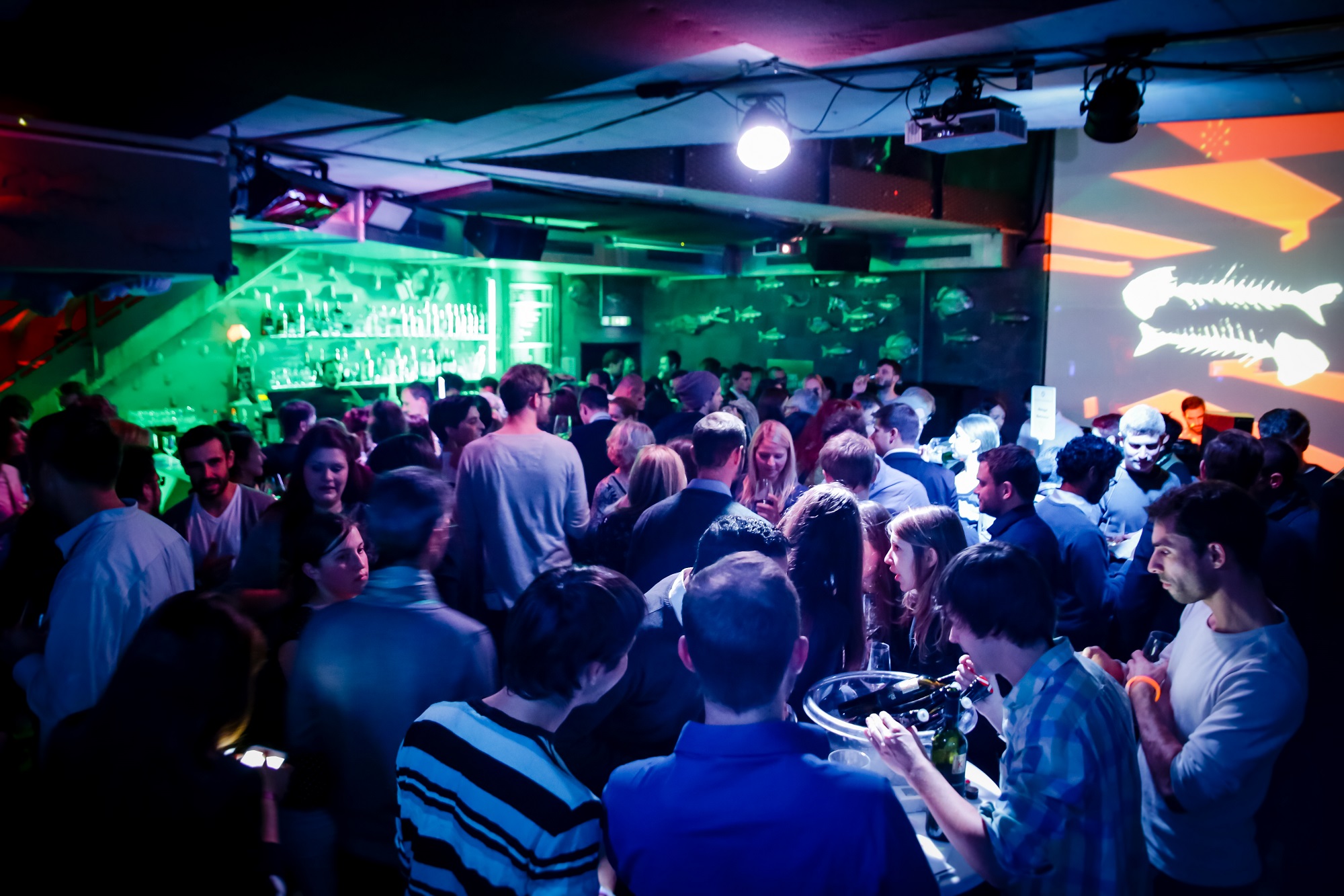 Die lässigste Weinparty Münchens – heute Abend im Harry Klein | Mit ...