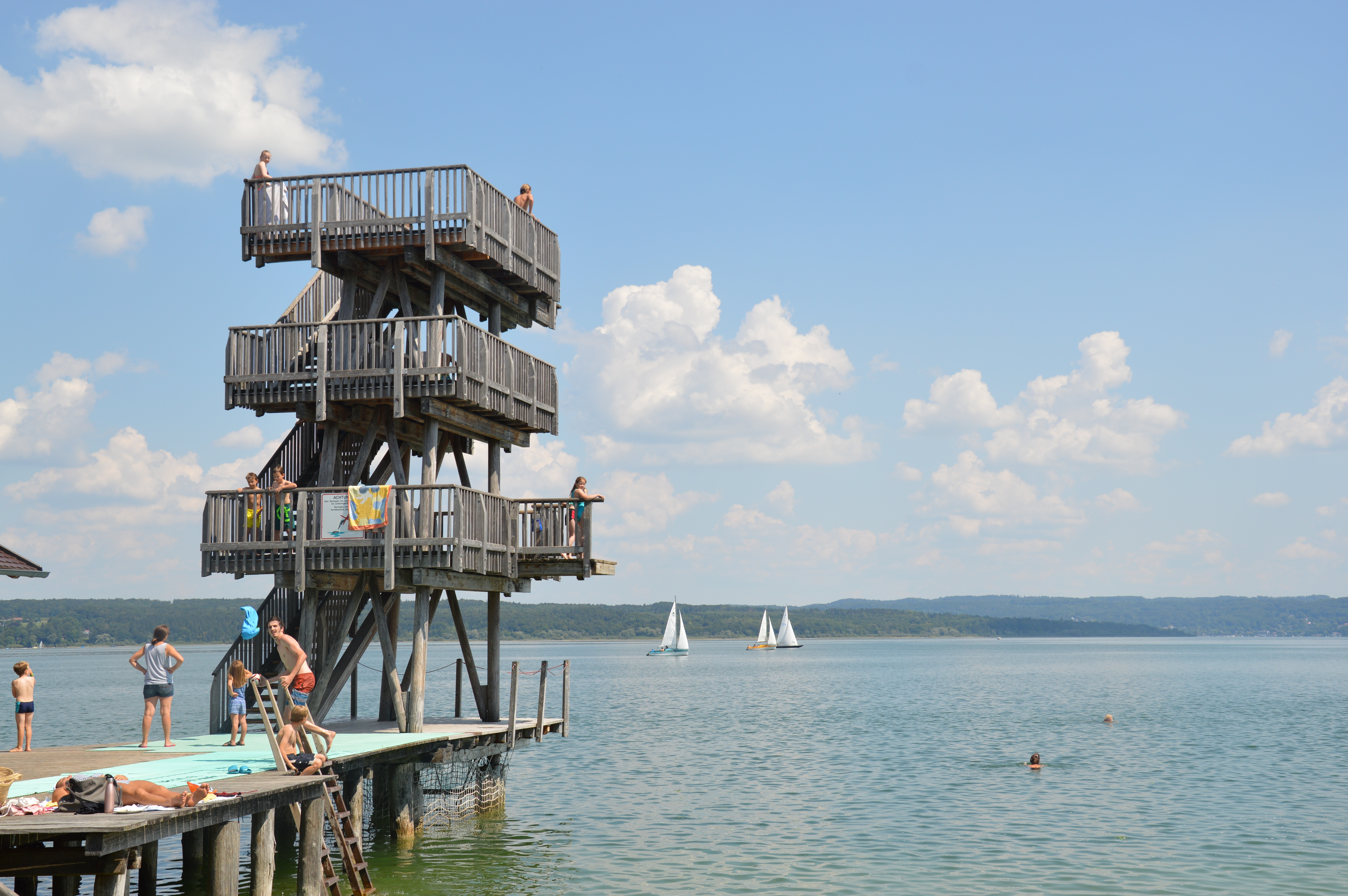 Im Strandbad Utting vom Zehner springen | Mit Vergnügen München