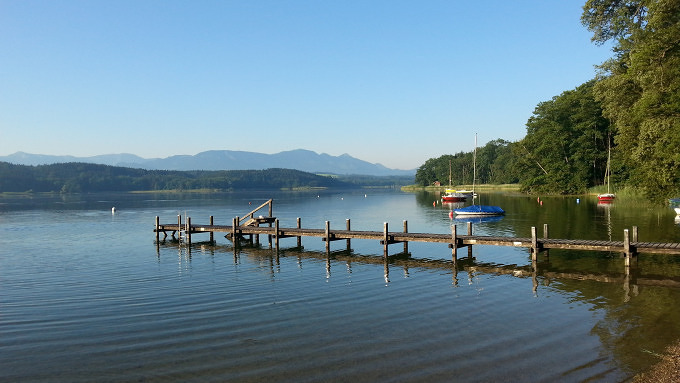 11 schöne Stege in Bayern, auf denen ihr unbedingt mal sitzen solltet ...