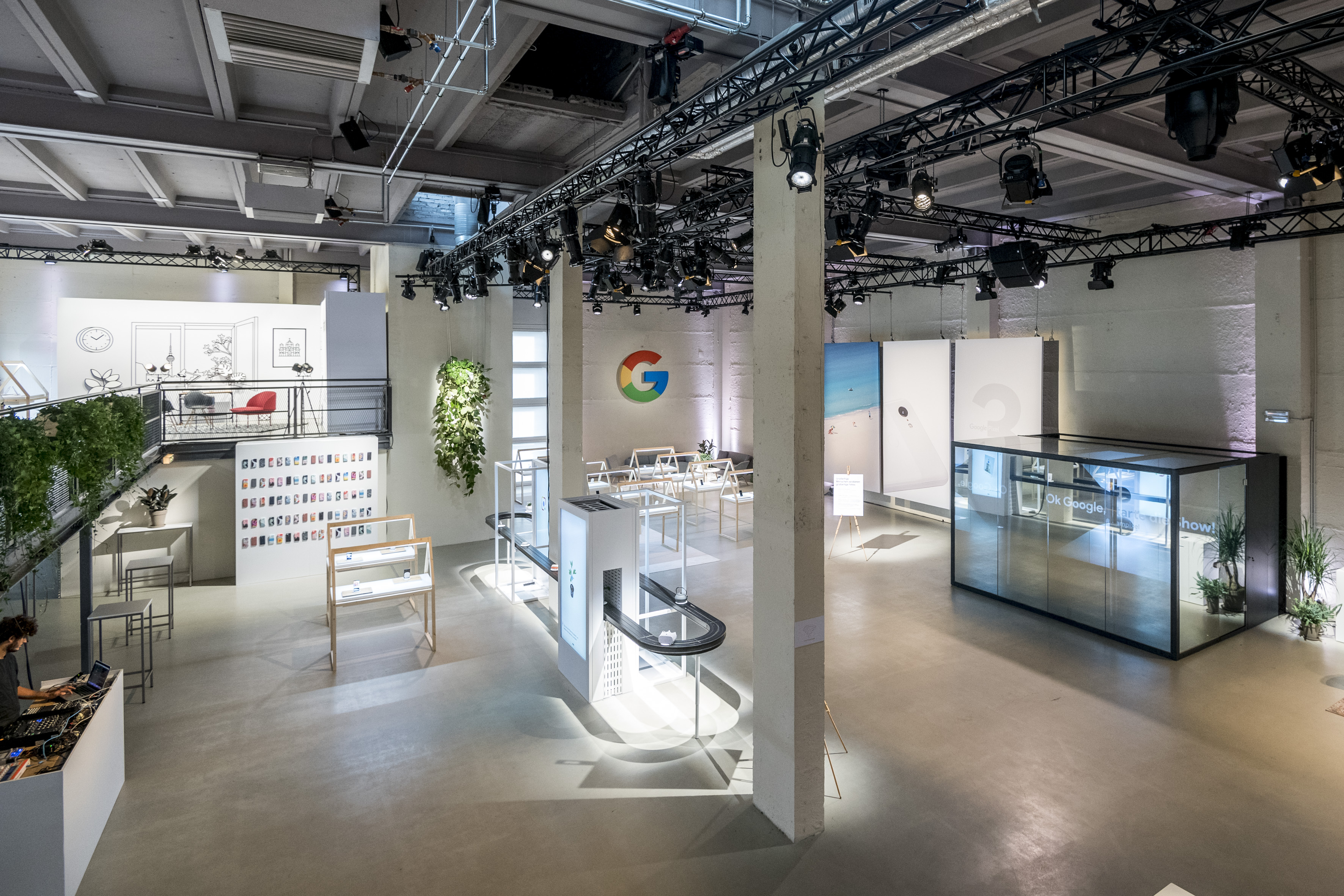 Workshops & intelligente Fotobox: Das Google Pixel Studio in München ...