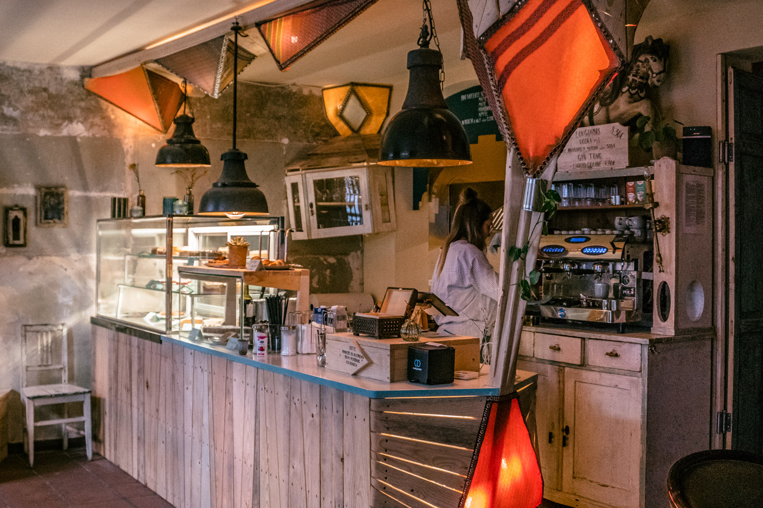 Im Café Lozzi hausgemachten Fruchtpunsch und Lebkuchen schnabulieren ...