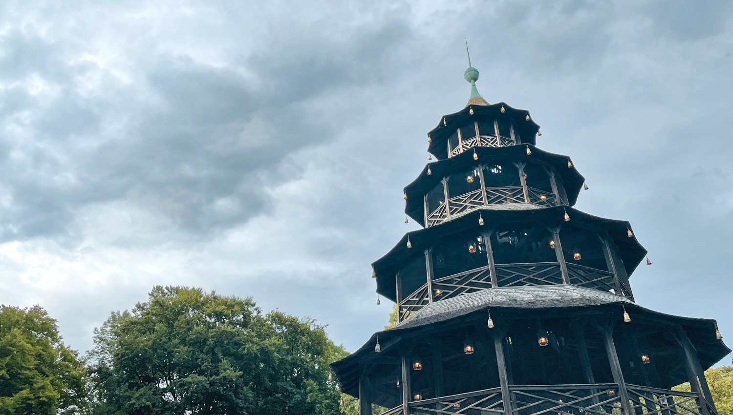 Dem Chinesischen Turm im Englischen Garten einen Besuch abstatten | Mit ...